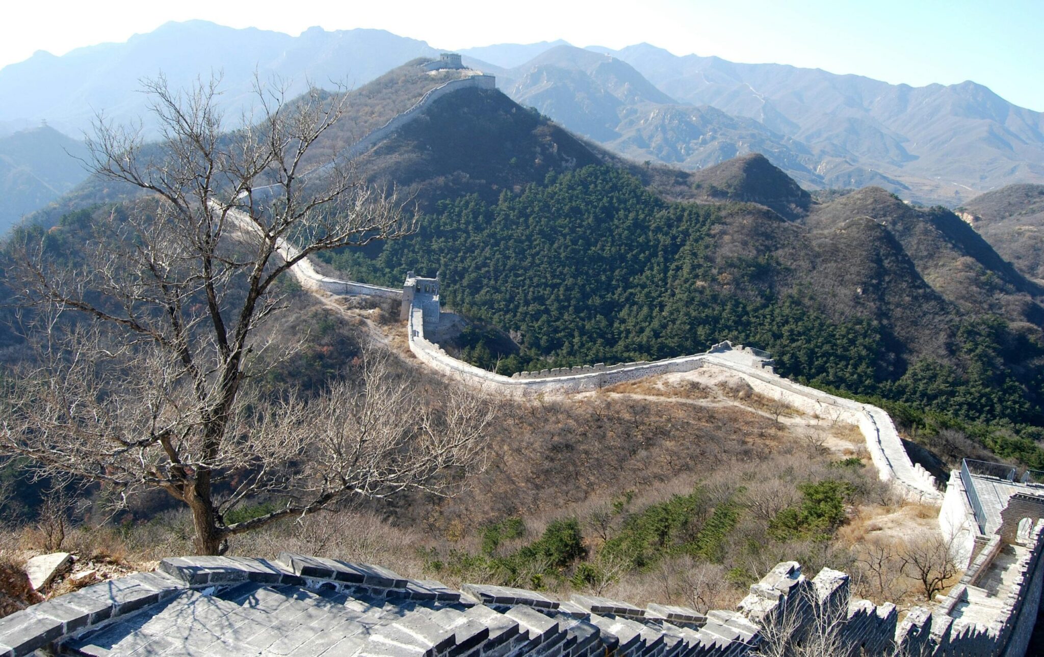 De Chinese Muur: 10 indrukwekkende feiten en weetjes over dit wereldwonder